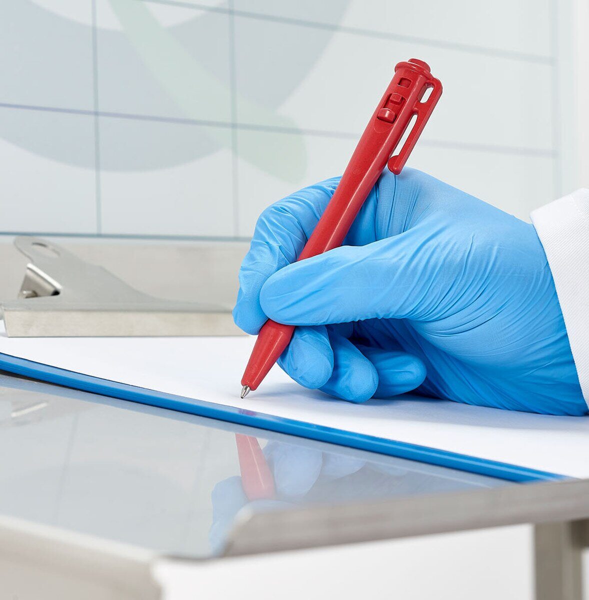 How Detectable Pens Help Reduce Risk of Contamination
